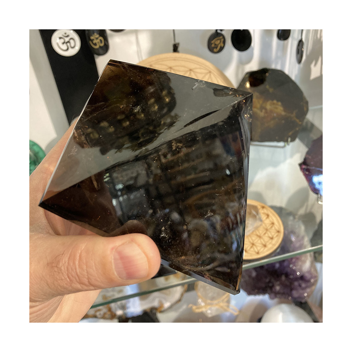 Pyramide en Quartz Fumé - 730 Grammes - Vibrations Cristallines